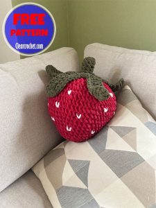 Free strawberry crochet decorative pillow pattern