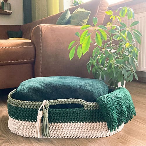 Super easy free crochet moses basket pattern